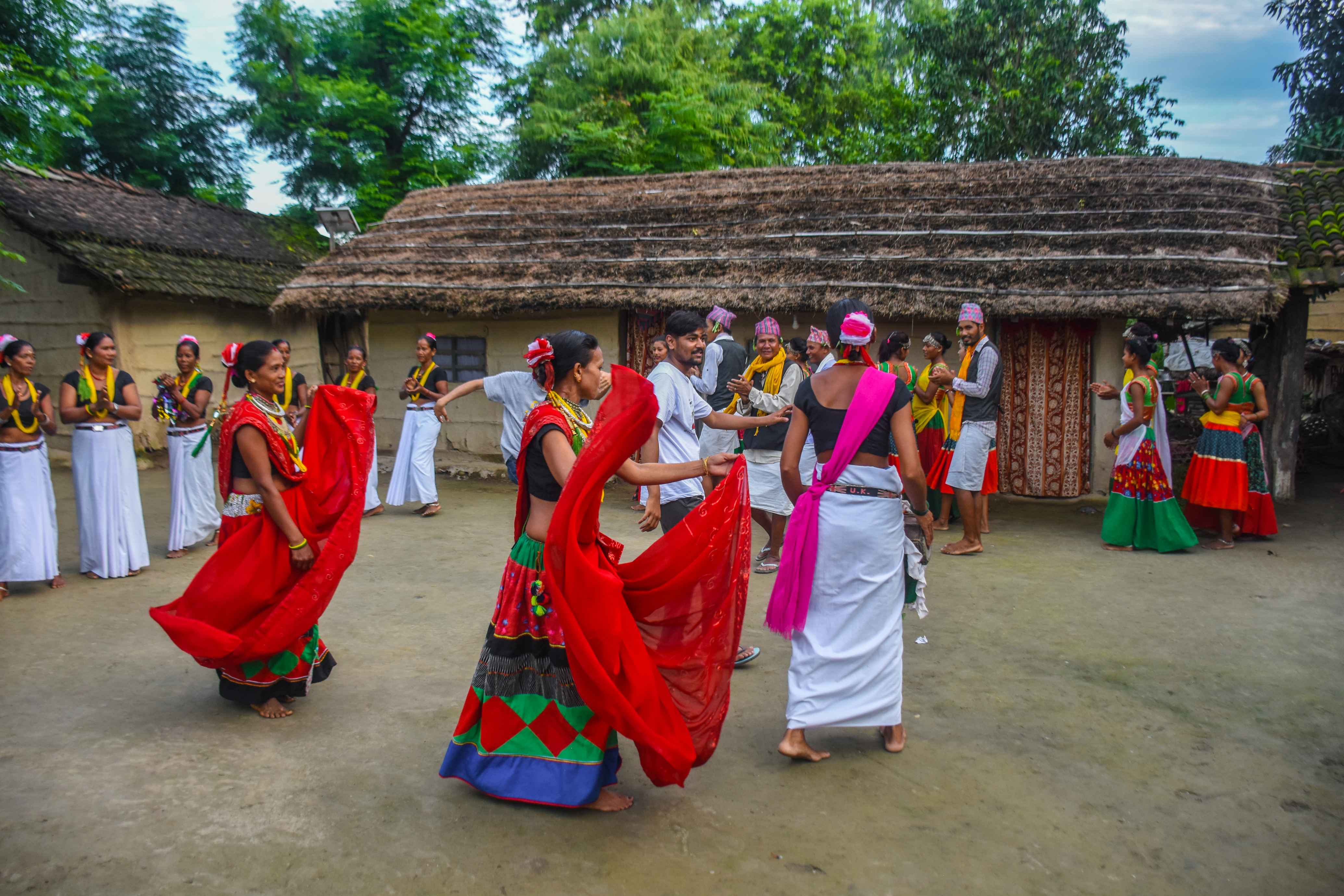Experience Bardiya’s Colorful Tharu Dance Traditions